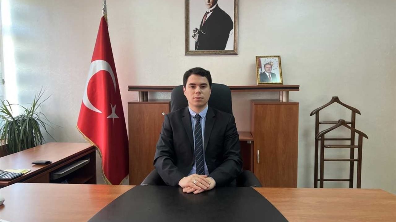 Kaymakam Muhammed Furkan Tuna kimdir, nerelidir, kaç yaşında? - Yeşil ... Kaymakam Muhammed Furkan Tuna kimdir, nerelidir, kaç yaşında? - Yeşil ...